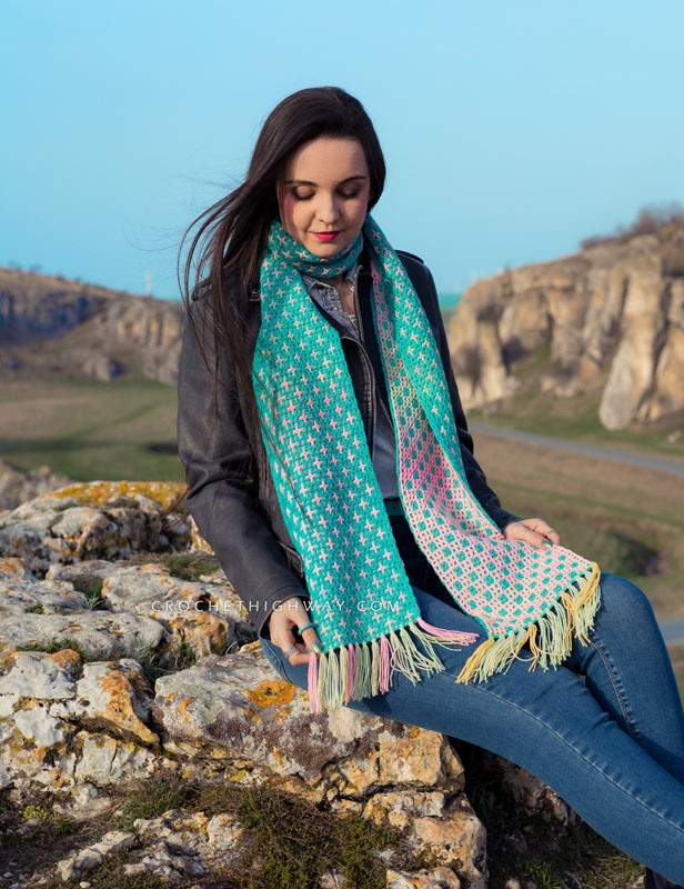 Tic Tac Toe Scarf Lite - CrochetHighway